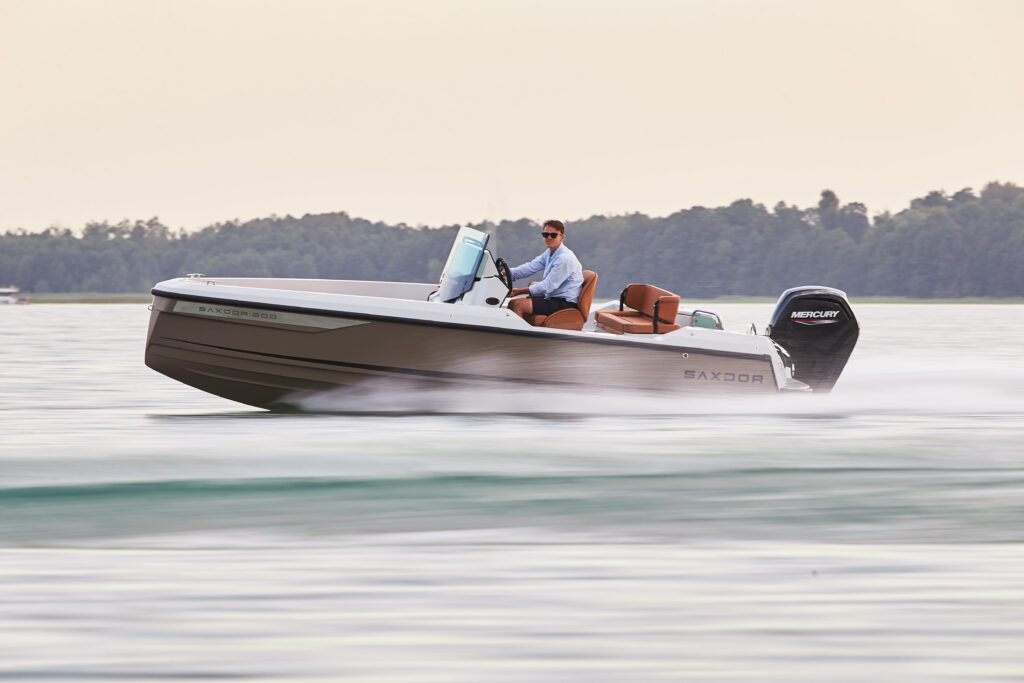 Saxdor 200| Agile 20ft Stepped-Hull Powerboat