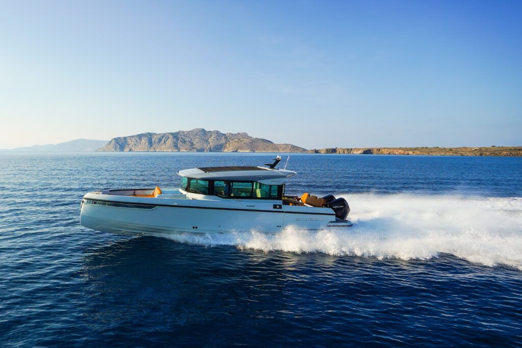 32ft All-Weather Cabin | Performance Boat | Saxdor 320 GTC