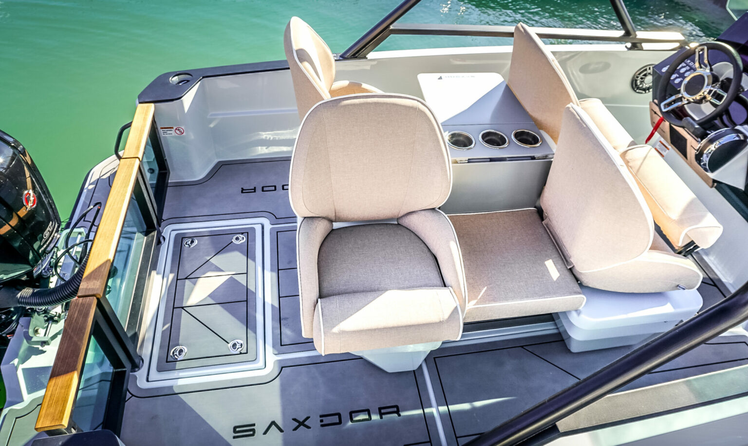 SAXDOR 205 | Premium 20ft Day Cruiser | The All-in Explorer