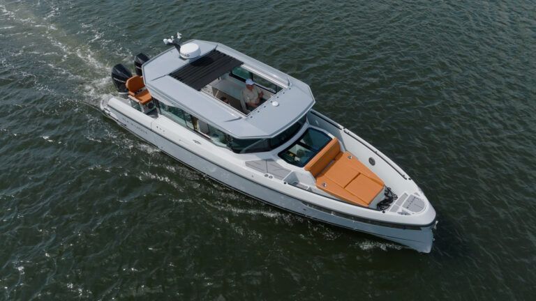32ft All-Weather Cabin | Performance Boat | Saxdor 320 GTC